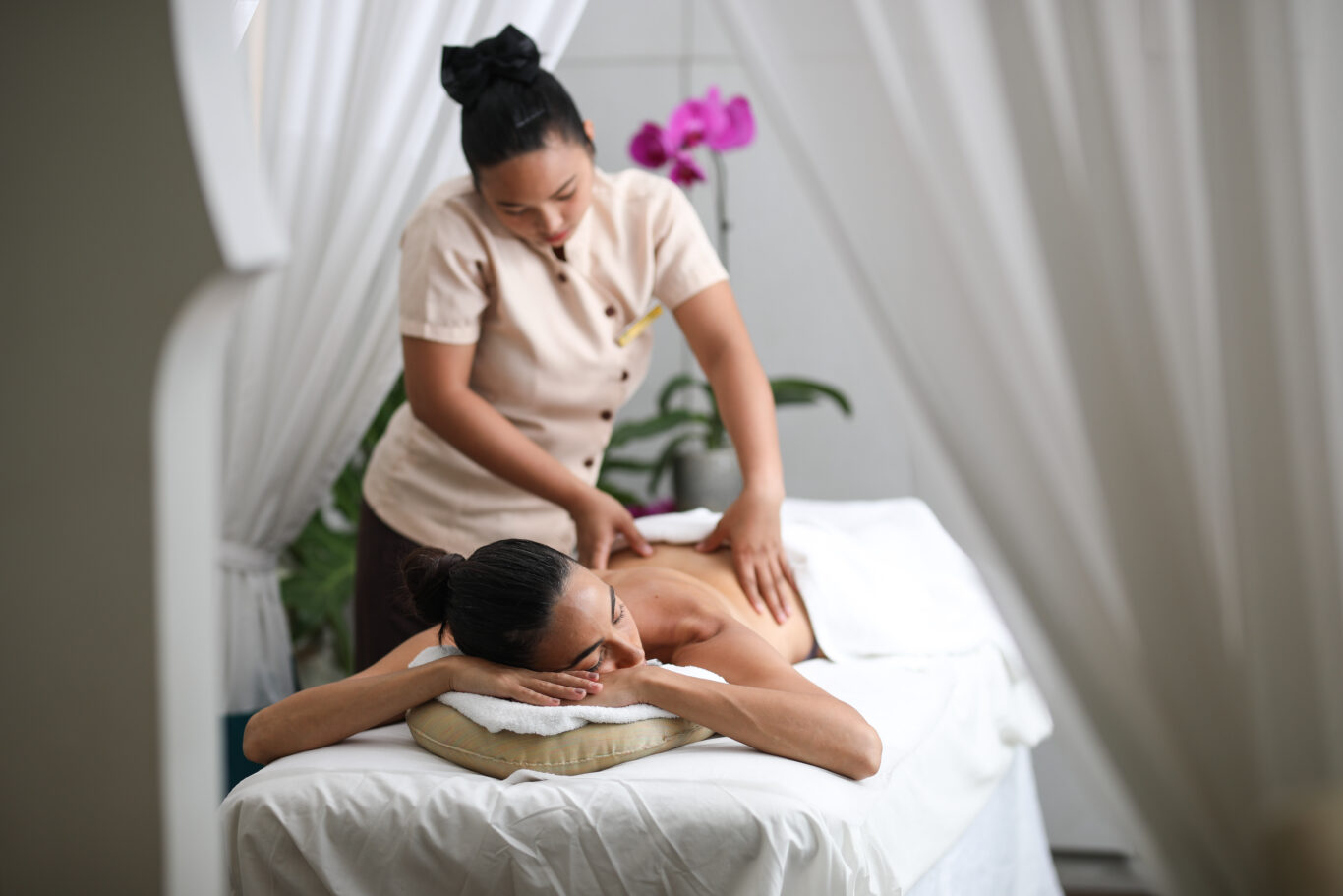 Full Body Massage | Esencia Day Spa